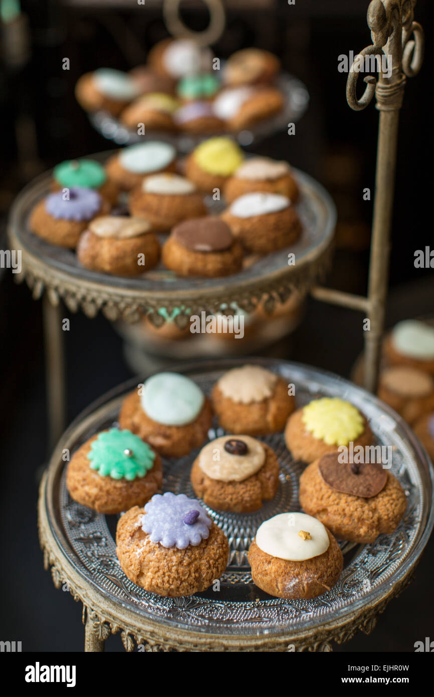 Cafe creme paris hi-res stock photography and images - Alamy