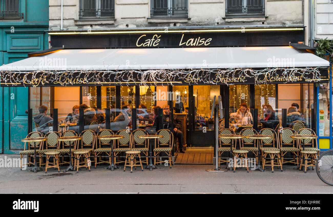 Paris cafe winter hi-res stock photography and images - Alamy