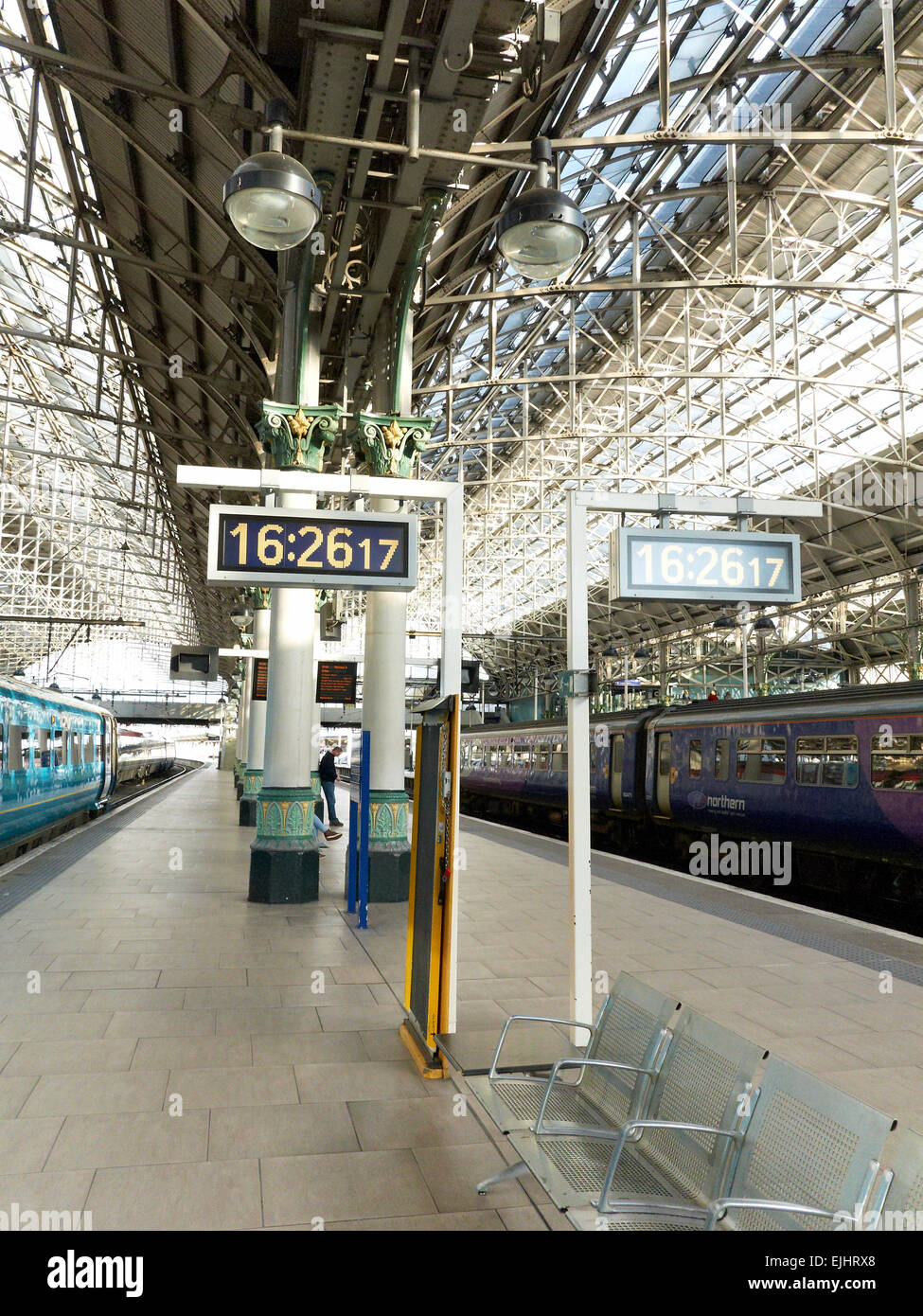 Victorian manchester railway hi-res stock photography and images - Alamy