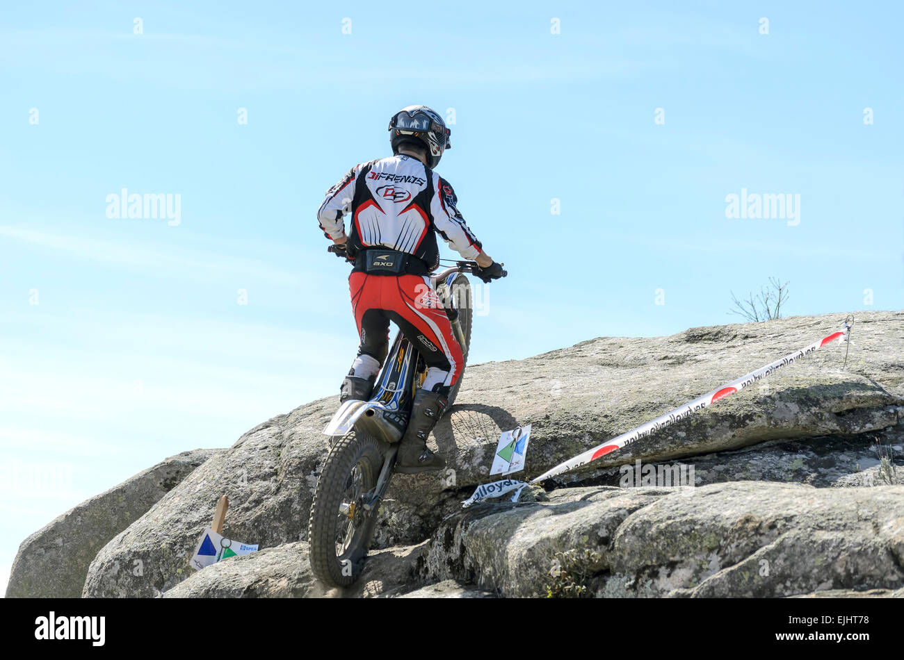Man jumping over rocks hi-res stock photography and images - Alamy
