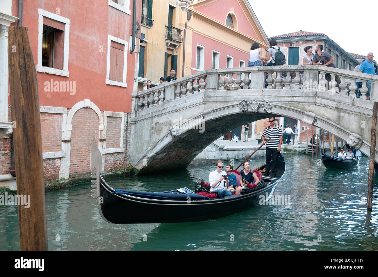 Couple people gondola ride hi-res stock photography and images - Alamy