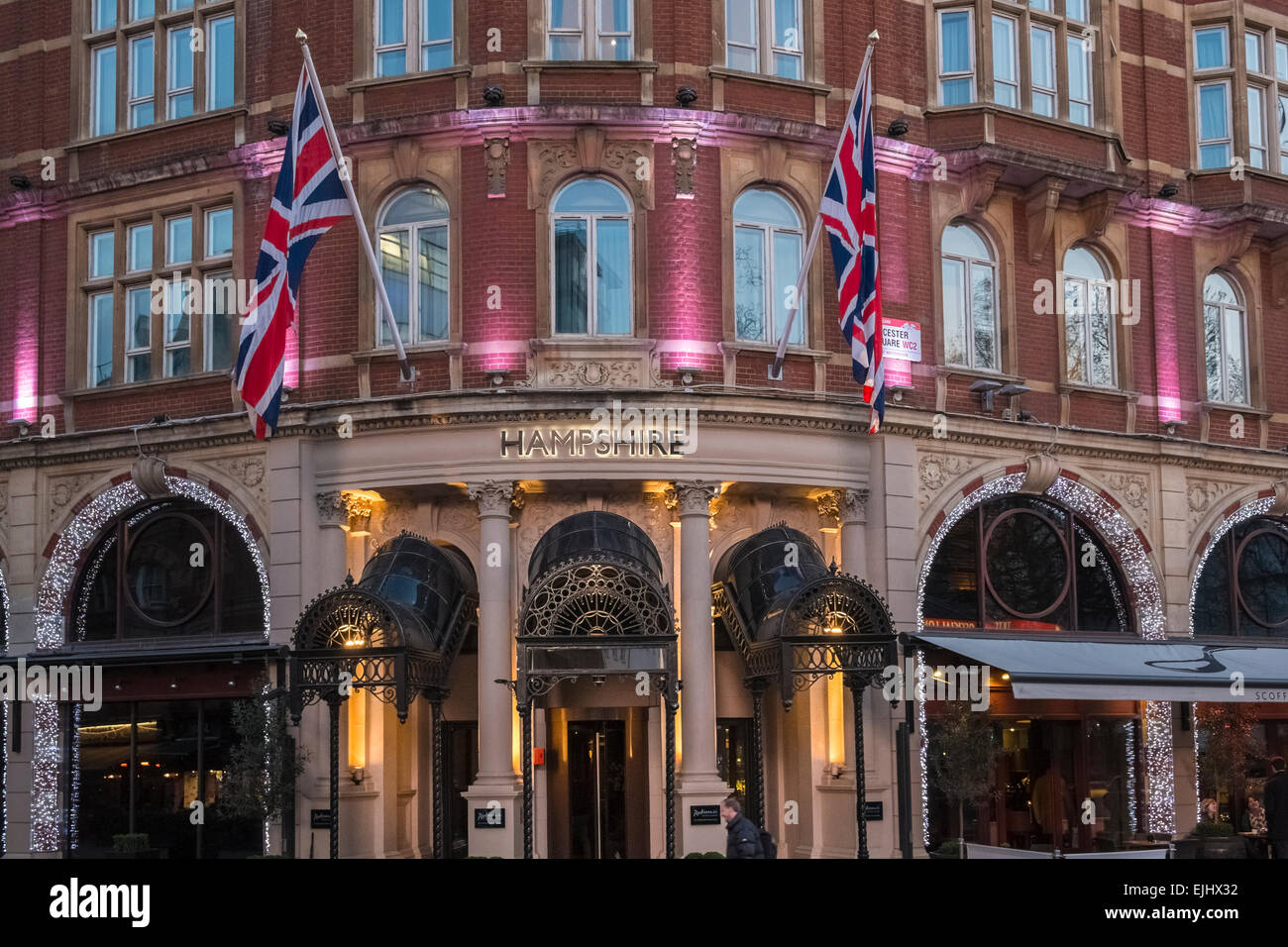 Leicester square london england hi-res stock photography and images - Alamy