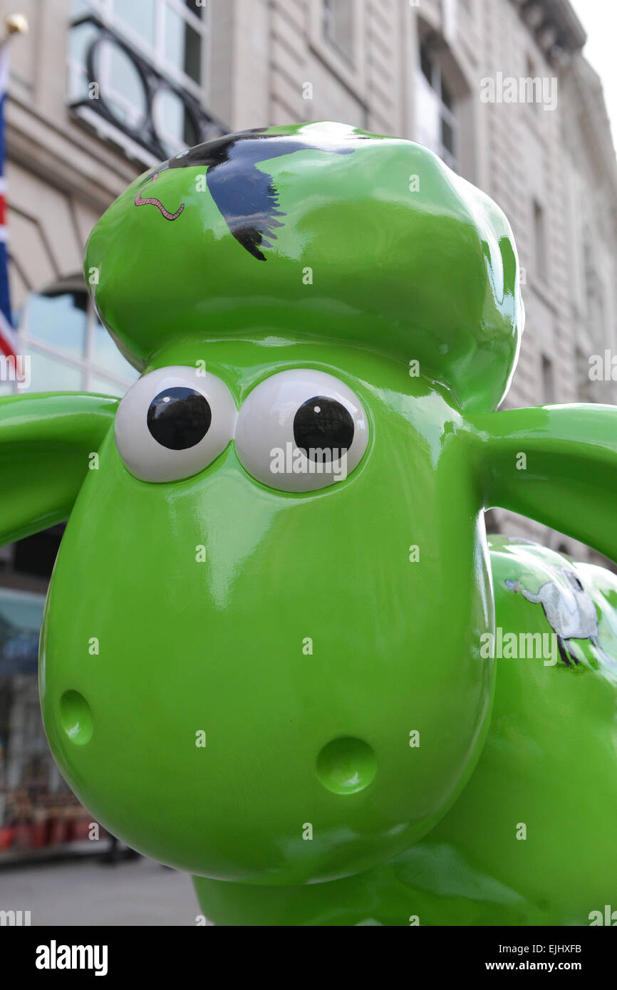 Piccadilly Circus, London, UK. 27th March 2015. The Gruffalo Shaun ...