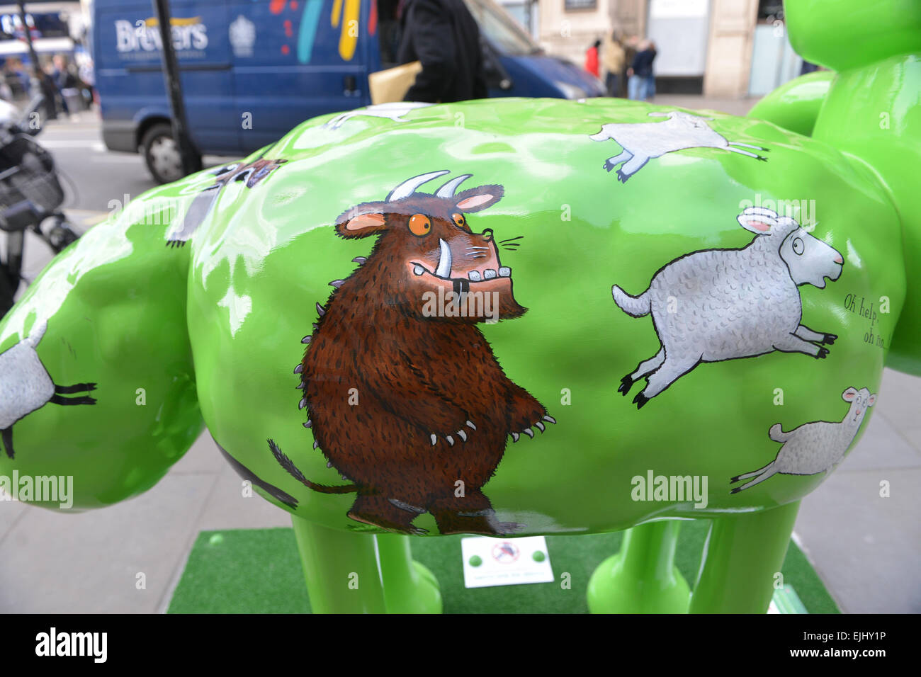 Piccadilly Circus, London, UK. 27th March 2015. The Gruffalo Shaun ...