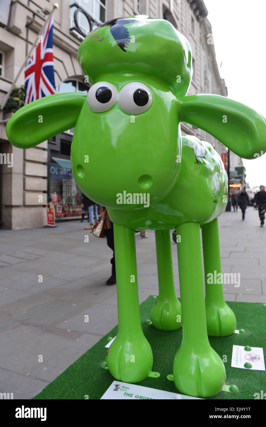 Piccadilly Circus, London, UK. 27th March 2015. The Gruffalo Shaun ...