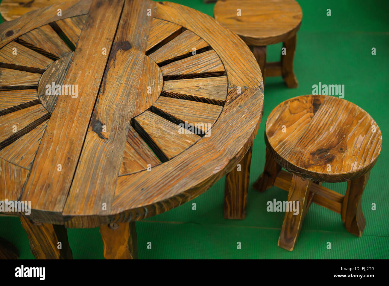 Table on carpet hi-res stock photography and images - Alamy