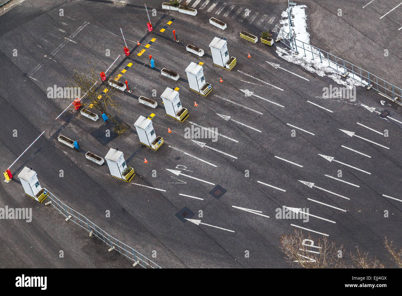 Lanes on the road hi-res stock photography and images - Alamy