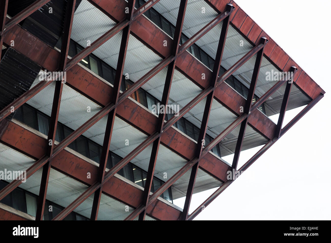 Inverted pyramid hi-res stock photography and images - Alamy