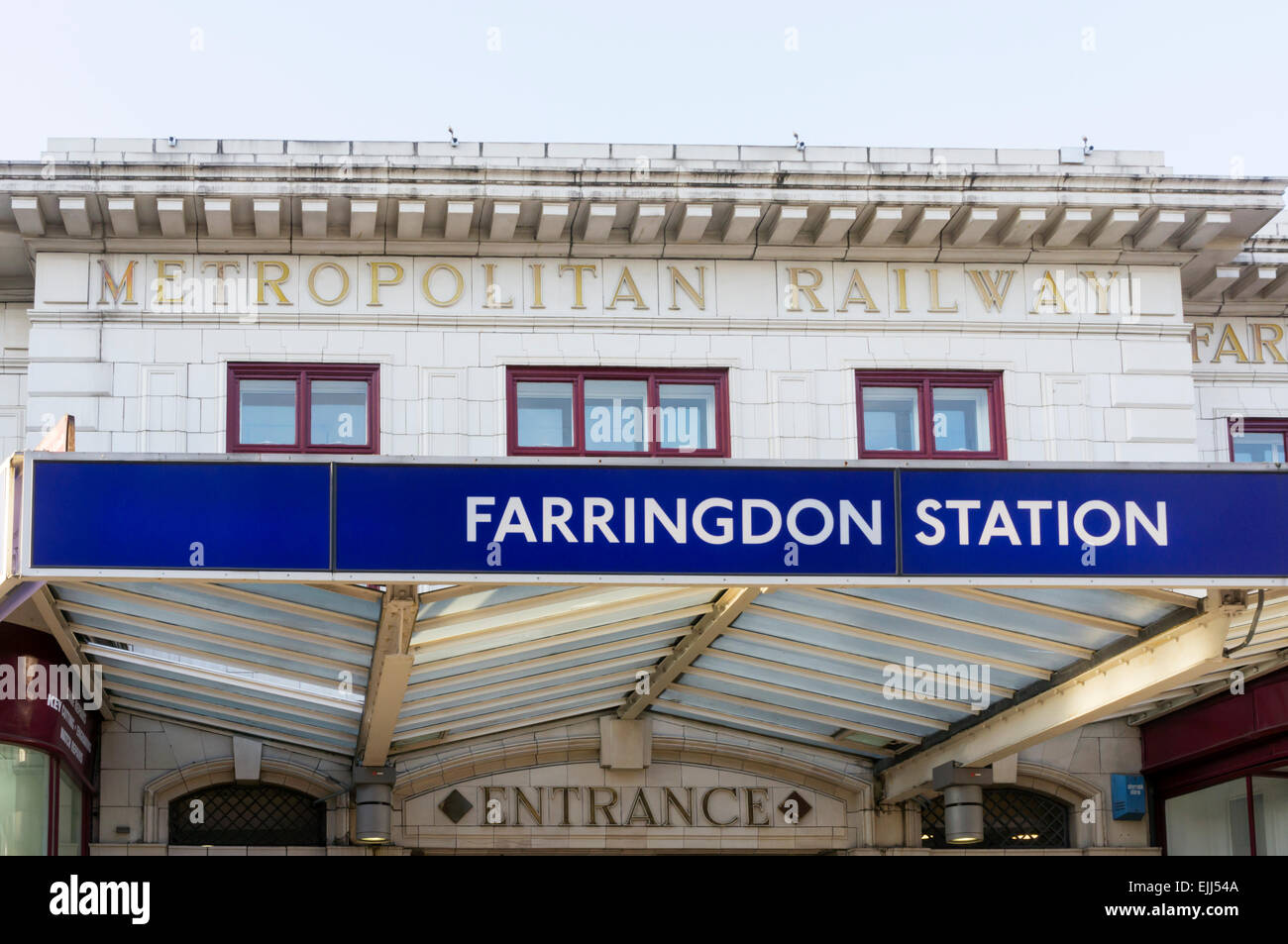 Farringdon station hi-res stock photography and images - Alamy