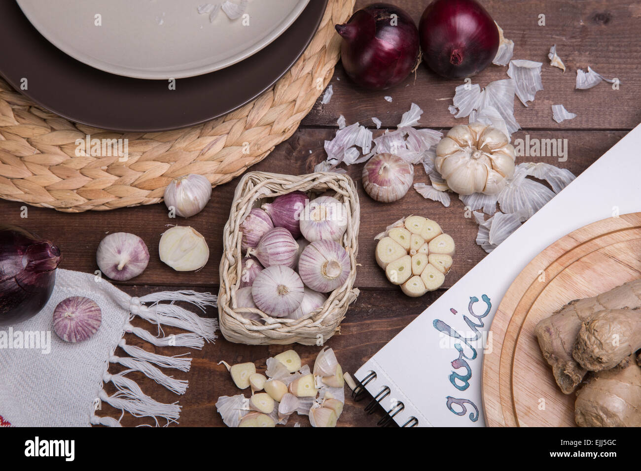 garlik and onions Stock Photo - Alamy
