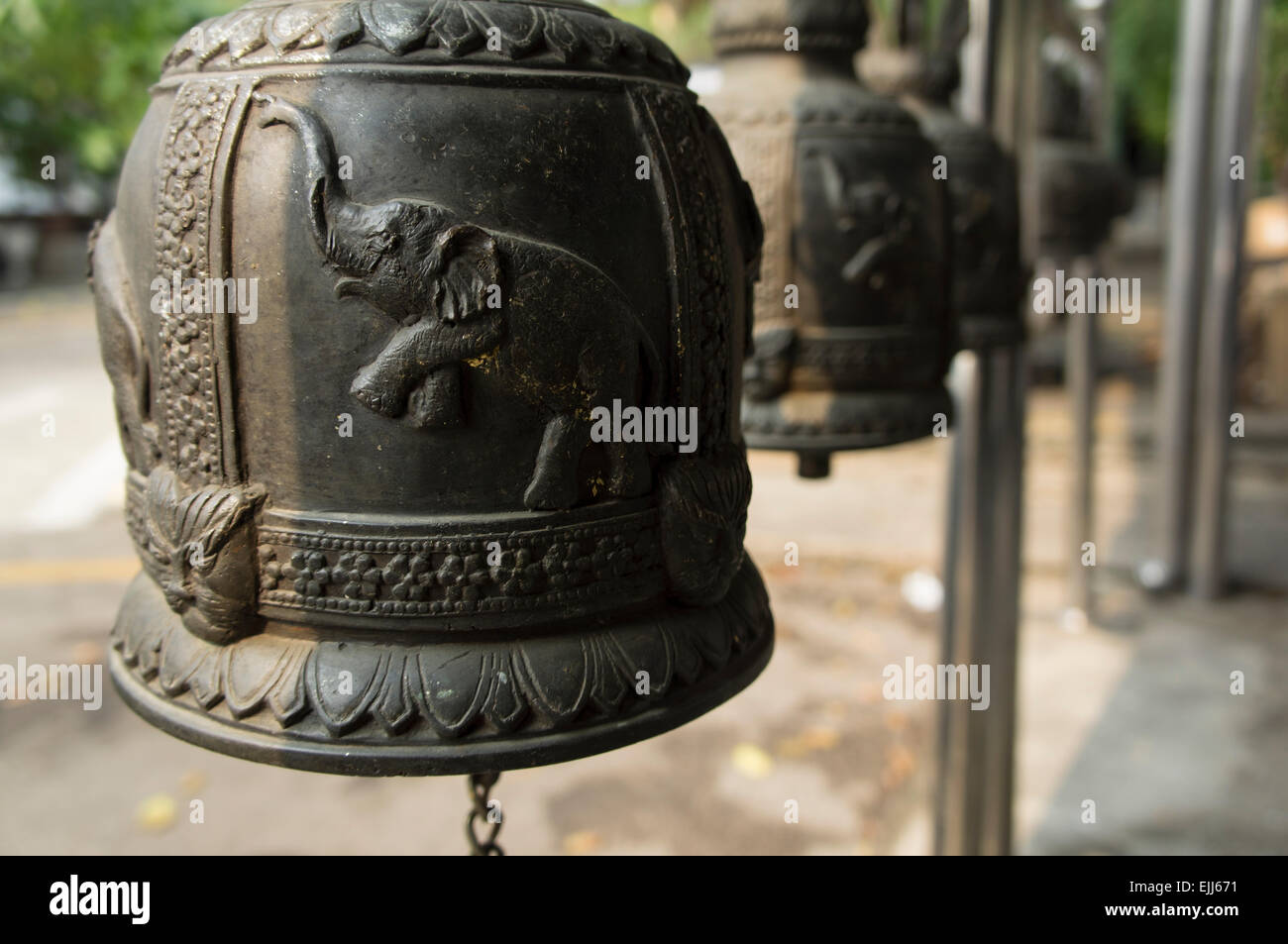 Ringing temple bell hi-res stock photography and images - Alamy