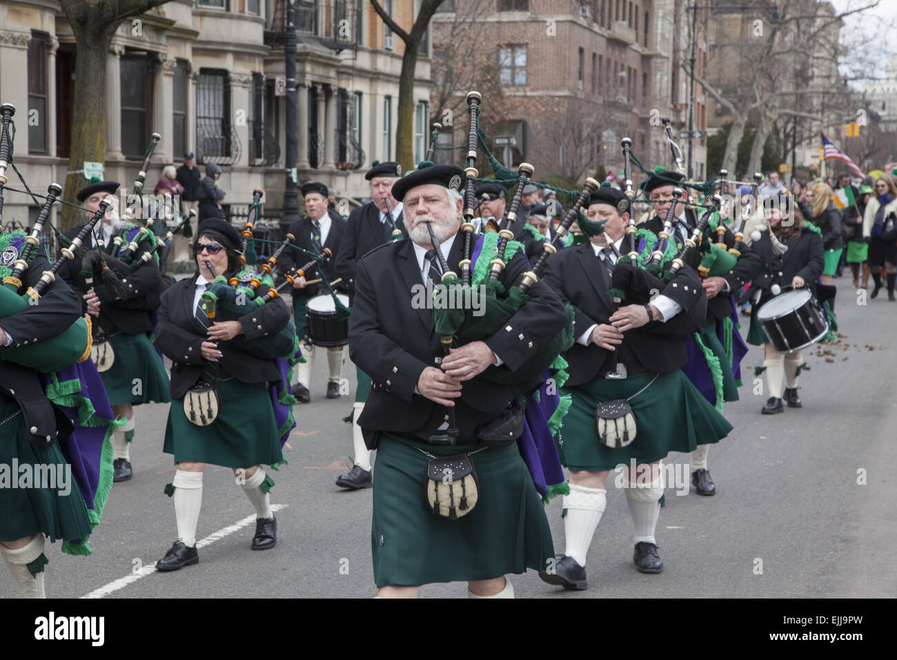 Clann Eireann Pipe Band march in the Irish American Parade in Park ...