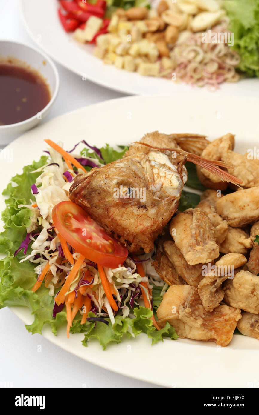 Deep fried white fish hi-res stock photography and images - Alamy