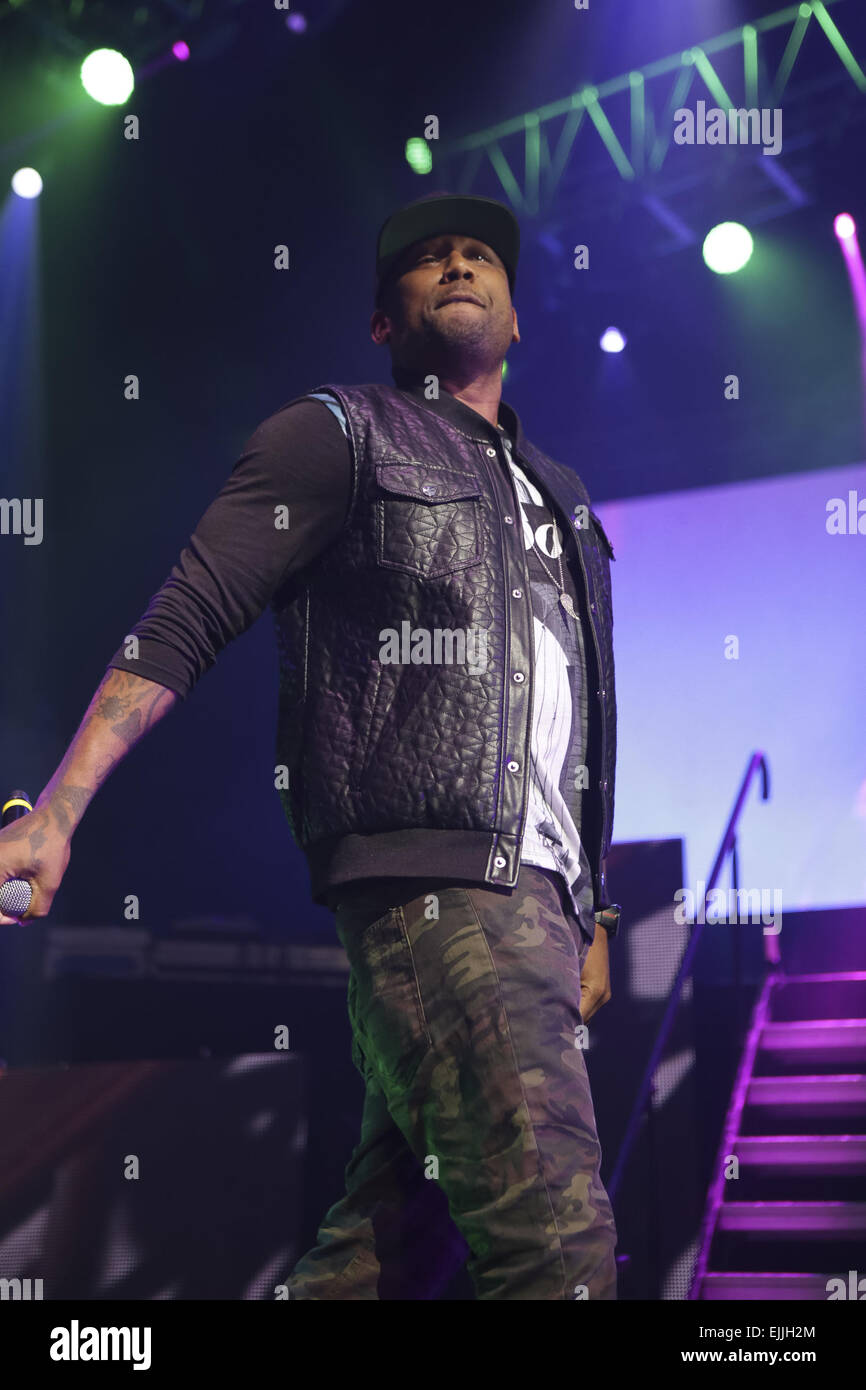 Rapper Lil' Kim performs live on stage during the Source360 at The ...