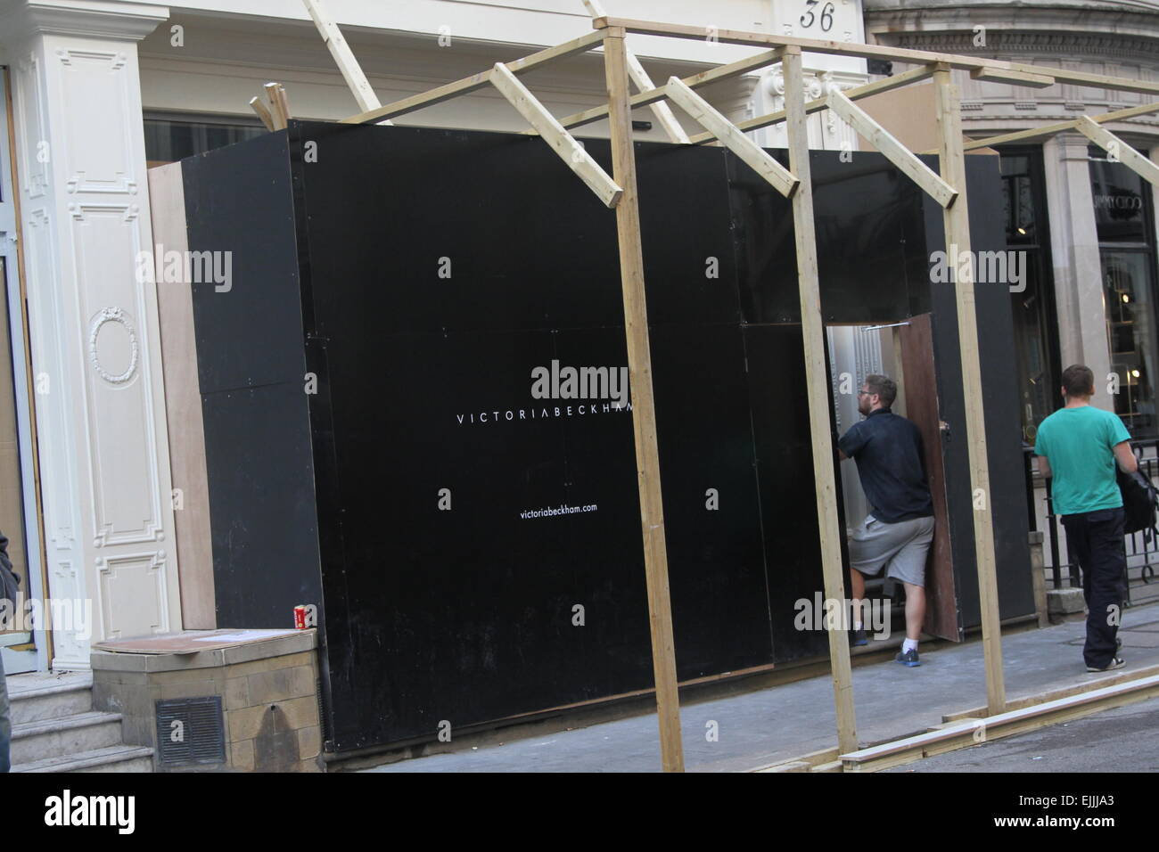 Builders put finishing touches to Victoria Beckham's flagship London ...