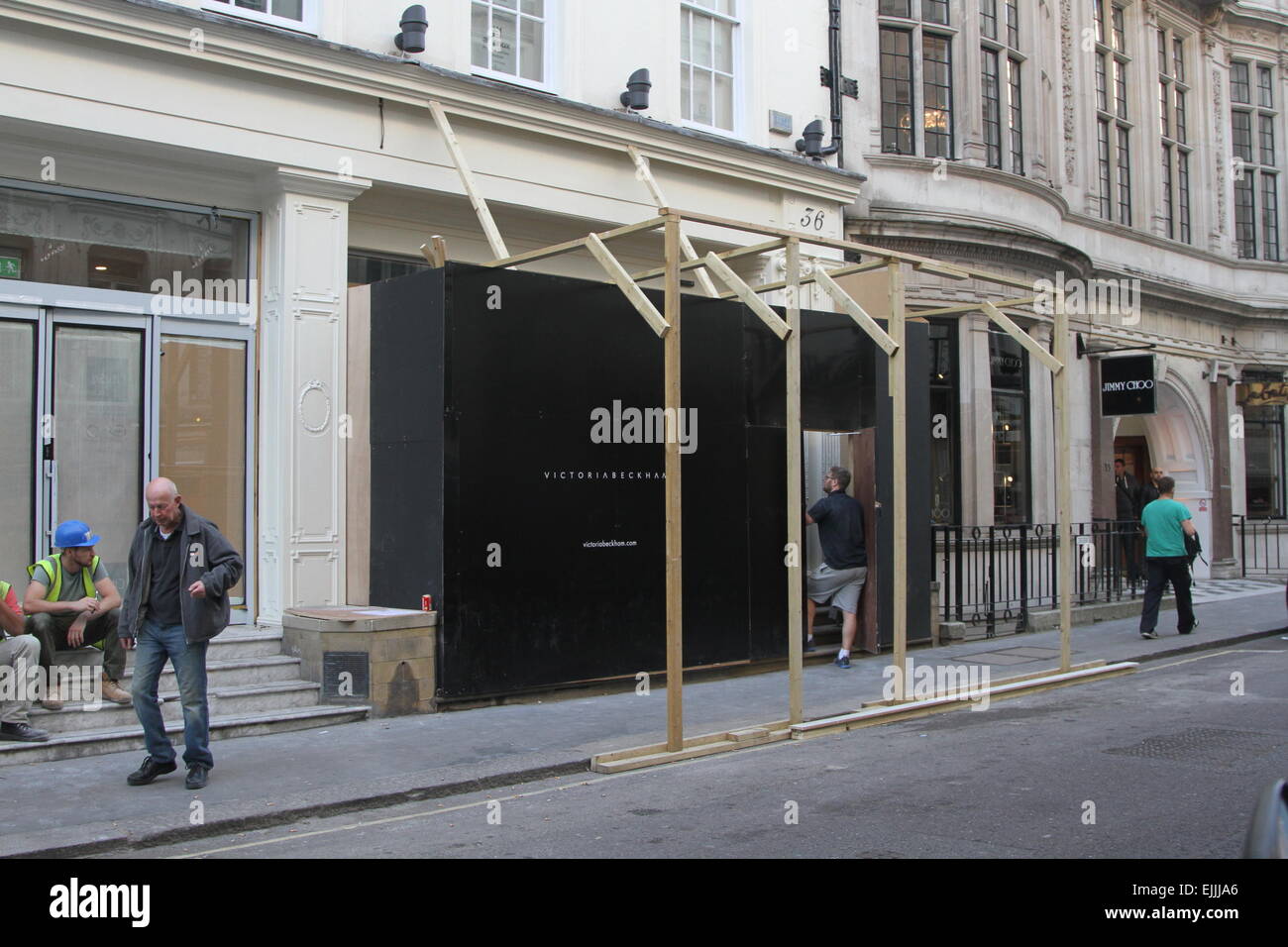 Builders put finishing touches to Victoria Beckham's flagship London ...