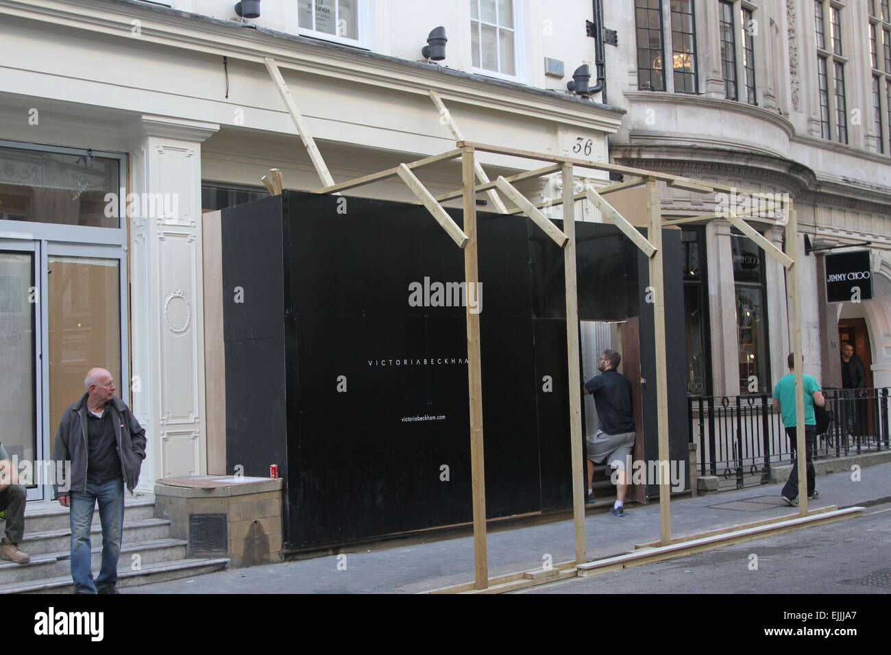 Builders put finishing touches to Victoria Beckham's flagship London ...