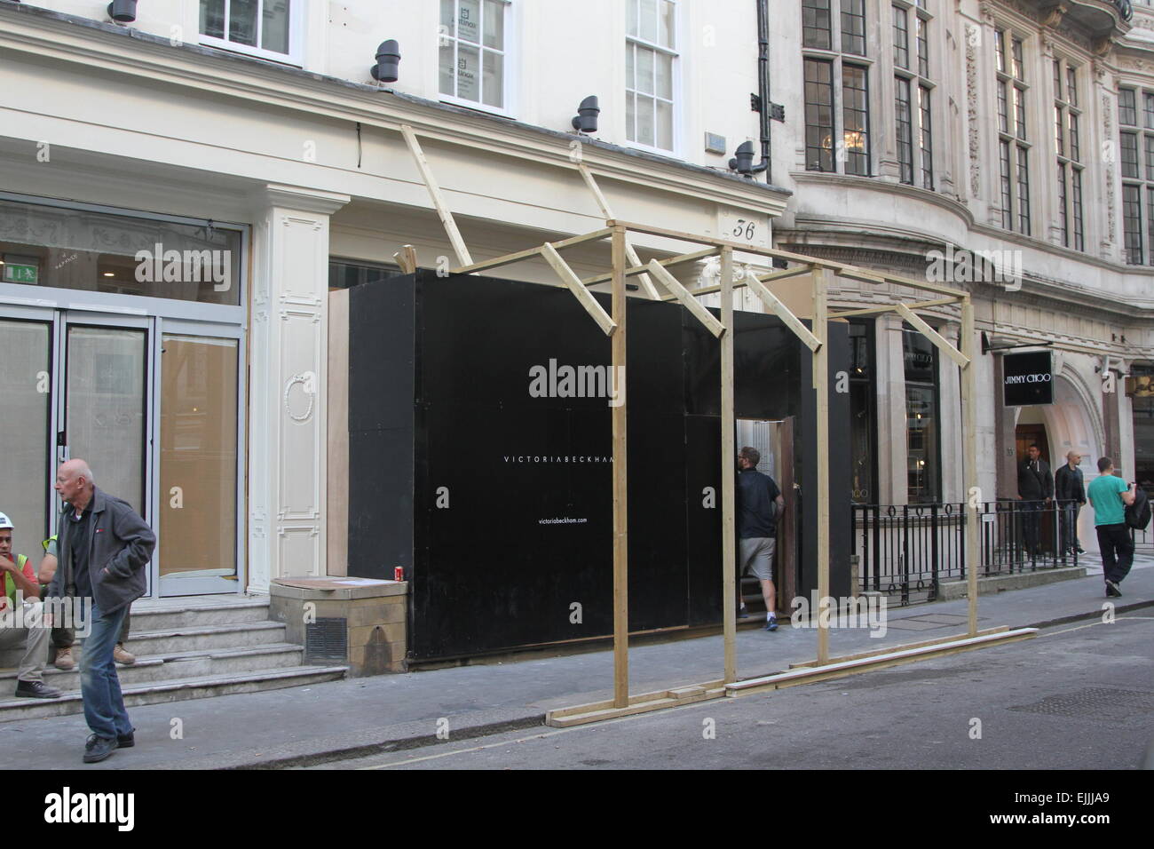 Builders put finishing touches to Victoria Beckham's flagship London ...
