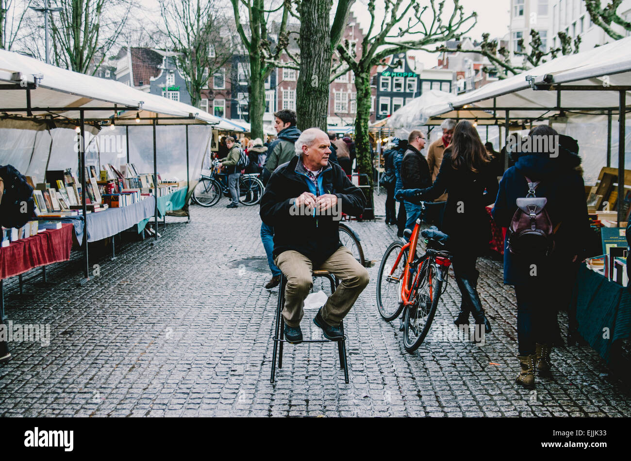 Boekenmarkt op het spui hi-res stock photography and images - Alamy