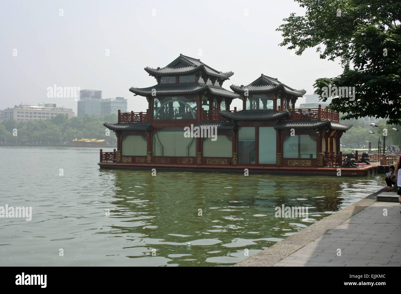 Ship bar in the national Chinese style on Lake Xihu. China Stock Photo ...