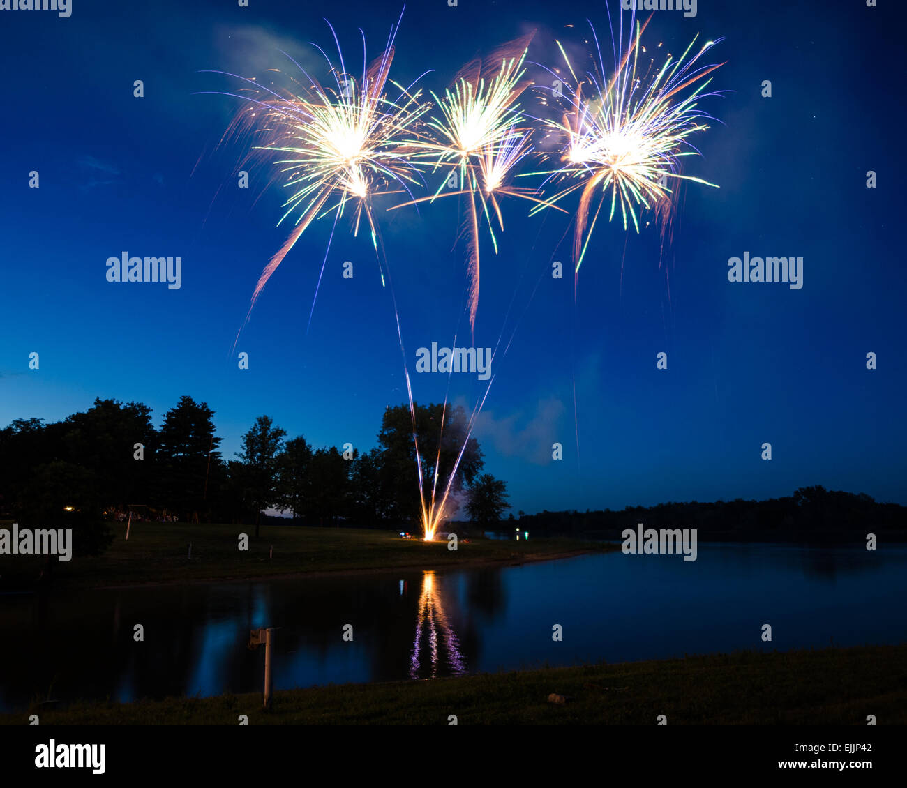 Small Fireworks Stock Photos & Small Fireworks Stock Images - Alamy