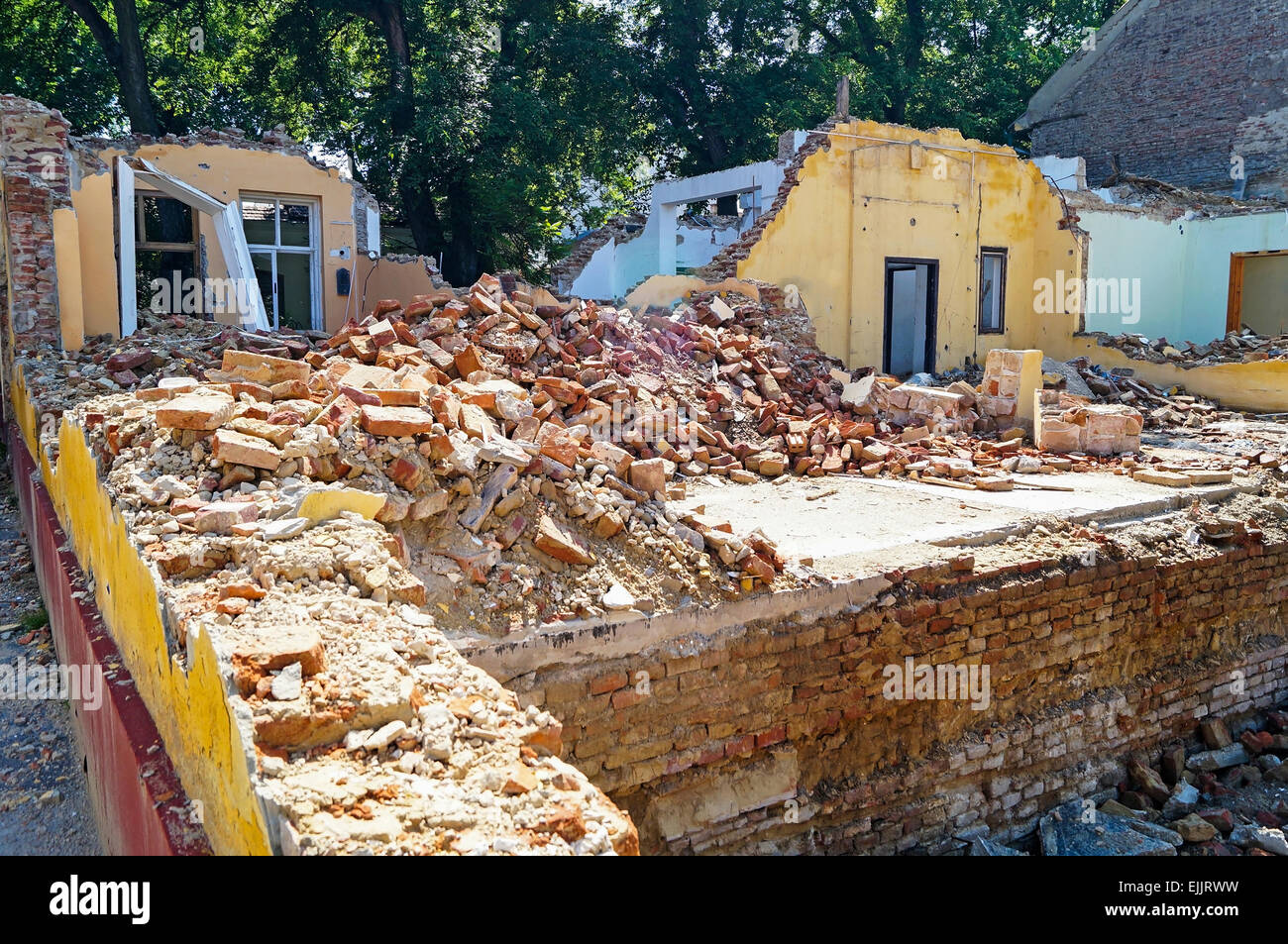 Demolished old building Stock Photo - Alamy