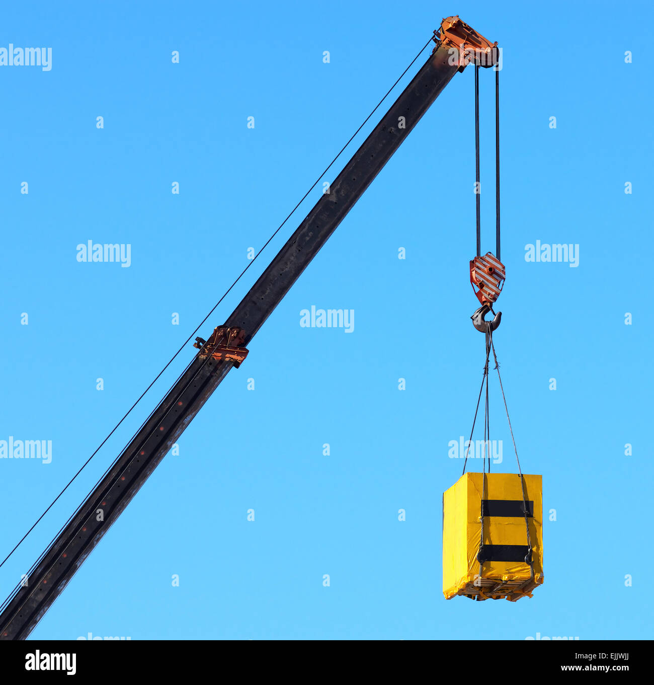 Cargo building hi-res stock photography and images - Alamy