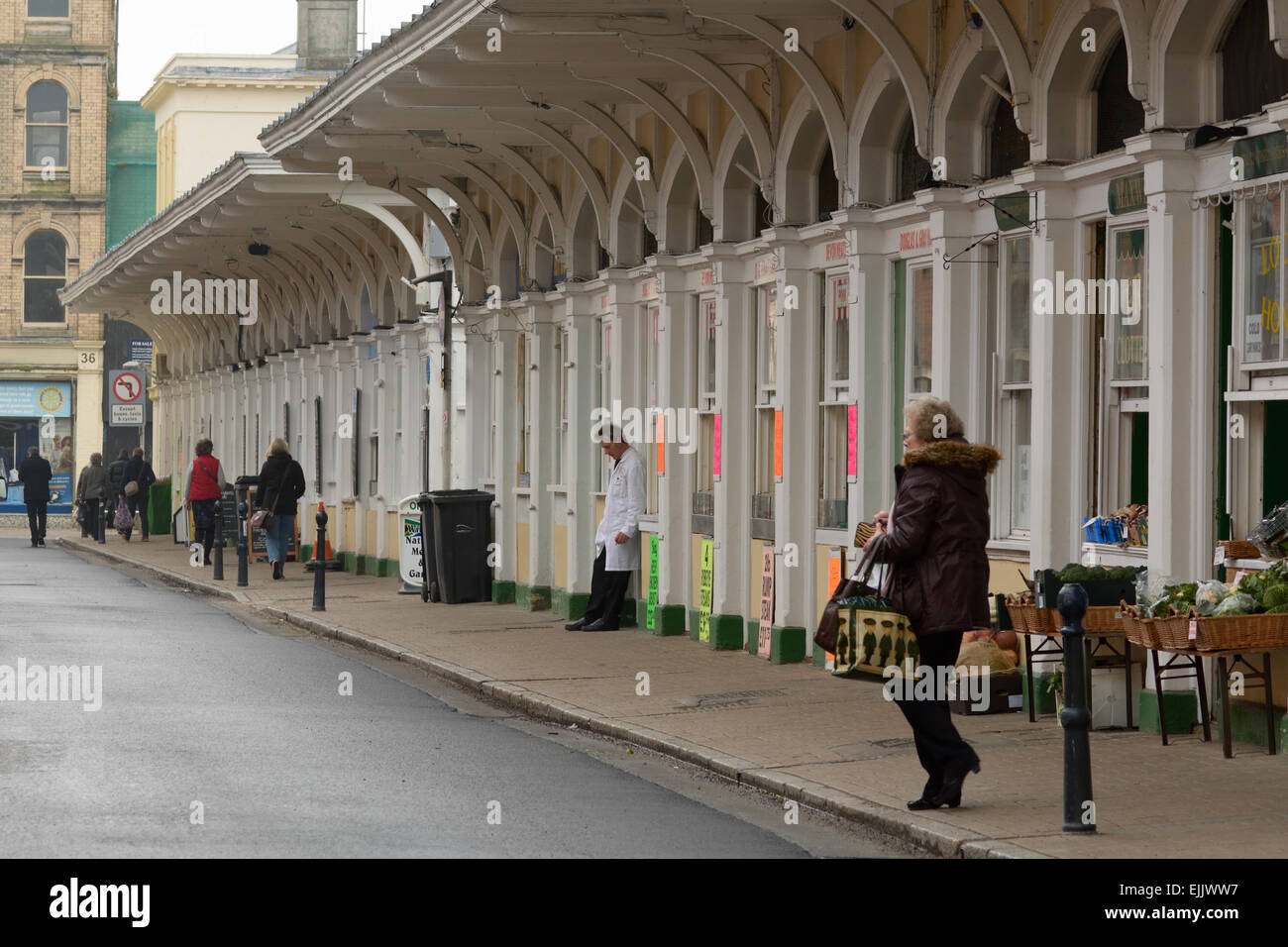 Row fish shops hi-res stock photography and images - Alamy