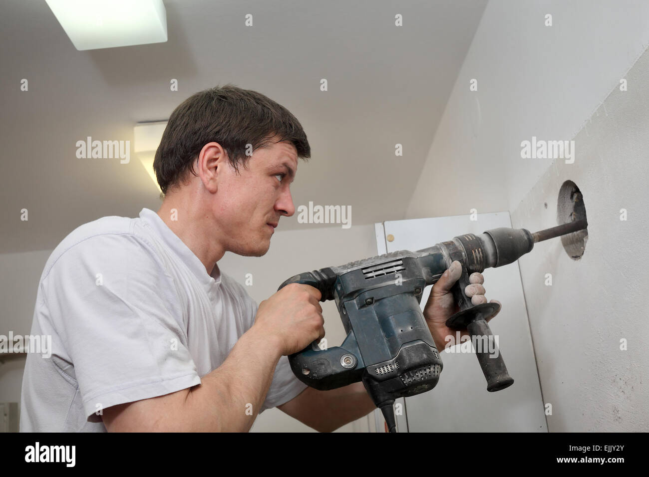 Brick chipping hammer hi-res stock photography and images - Alamy