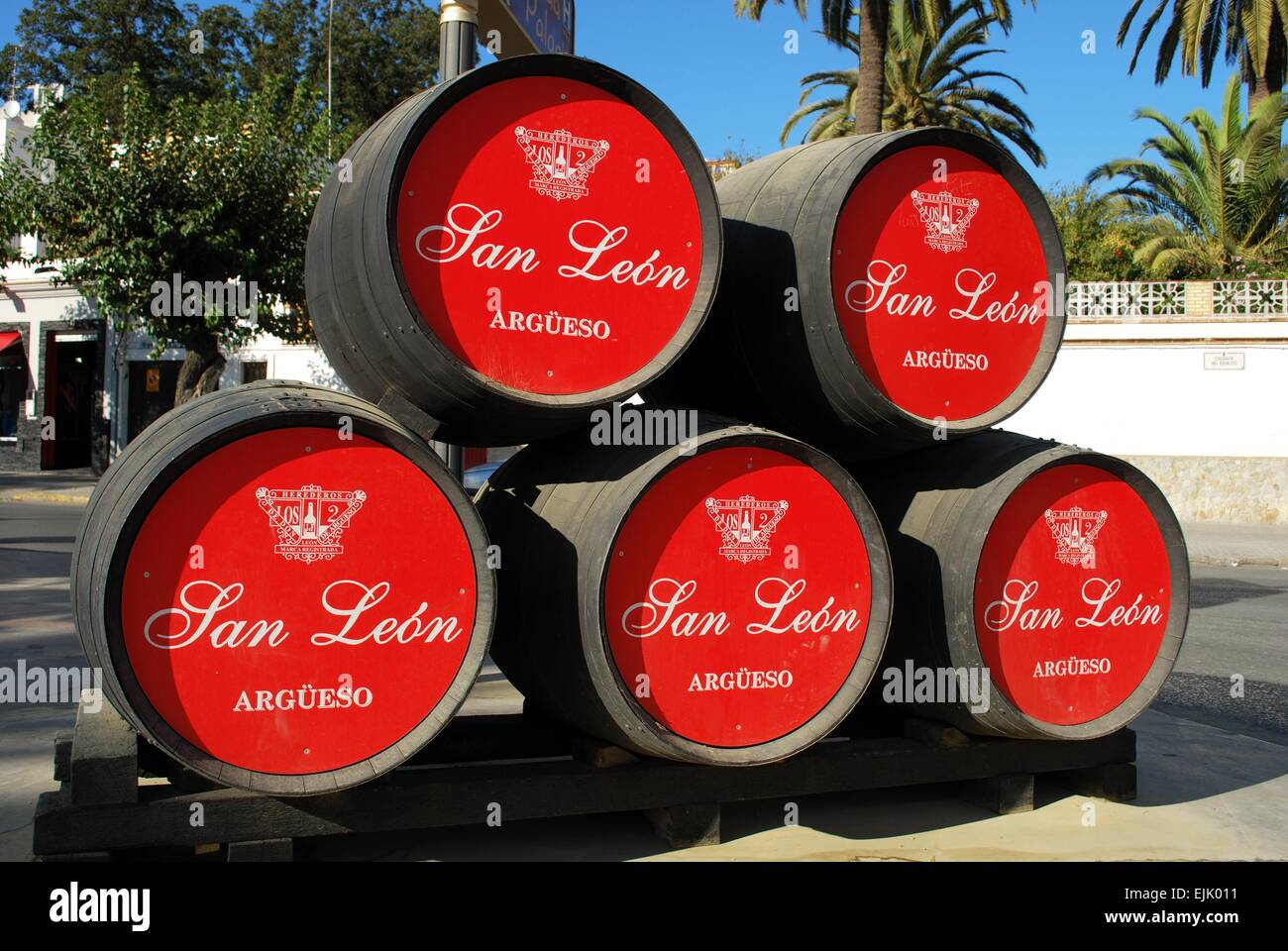 Sherry cask hi-res stock photography and images - Alamy