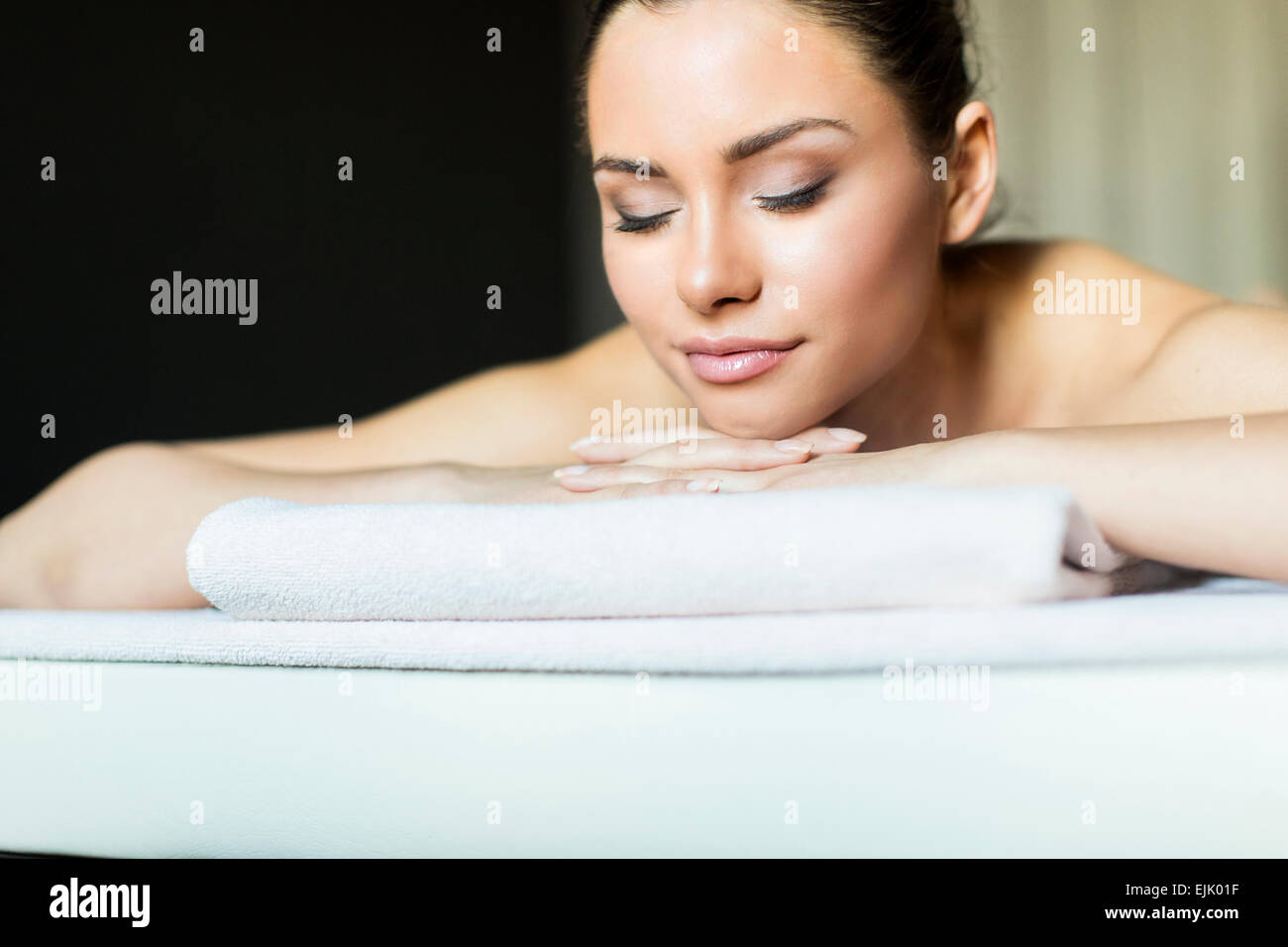 Female masseur massaging young woman hi-res stock photography and ...