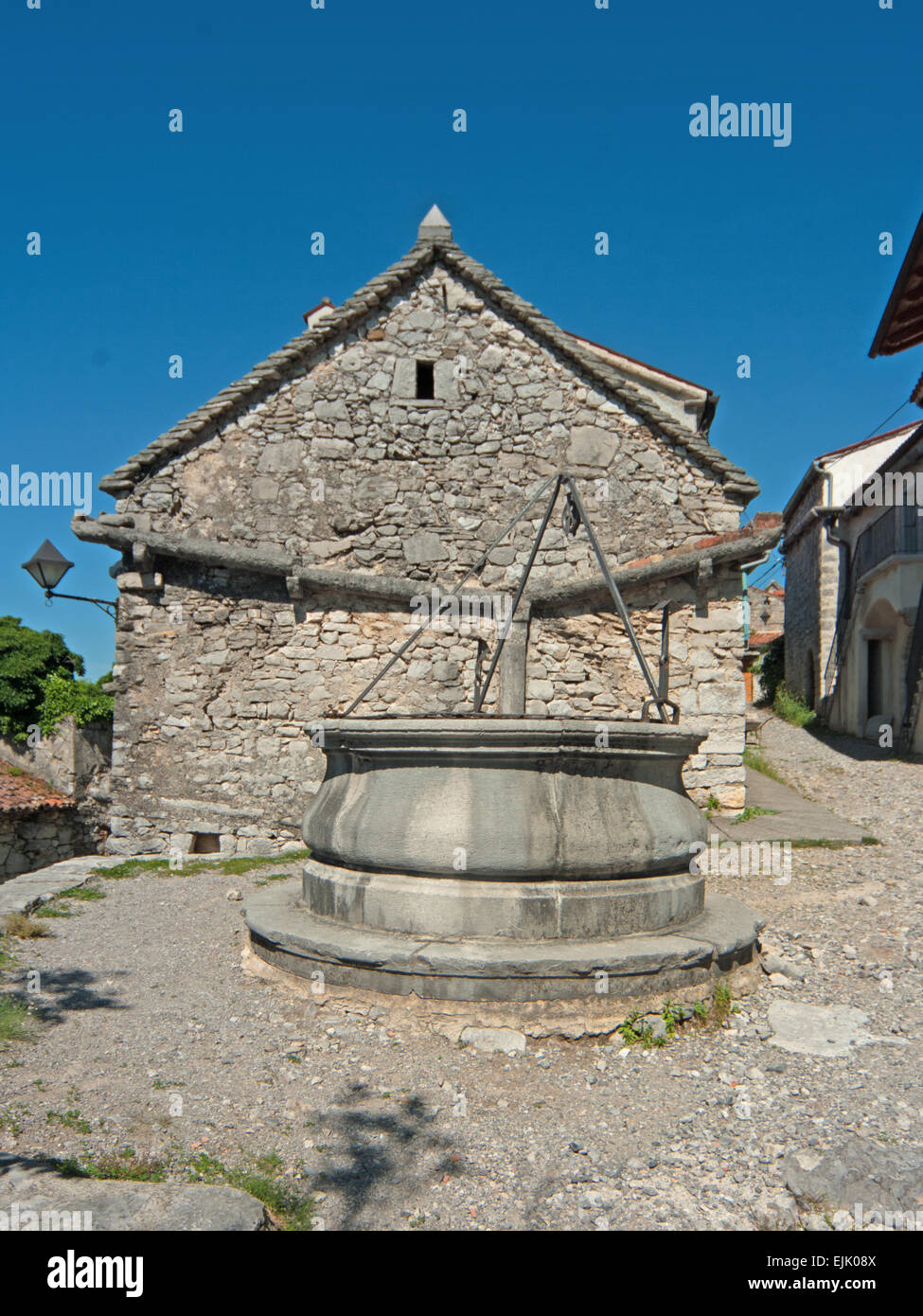 Romanesque house hi-res stock photography and images - Alamy