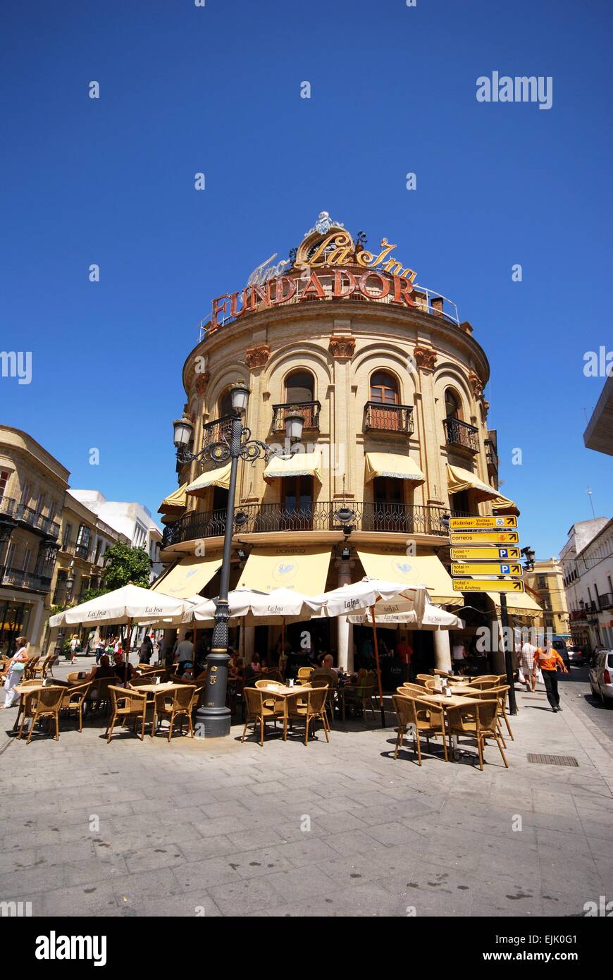 The Blue Rooster (El Gallo Azul) pavement cafe along Calle Lanceria in ...