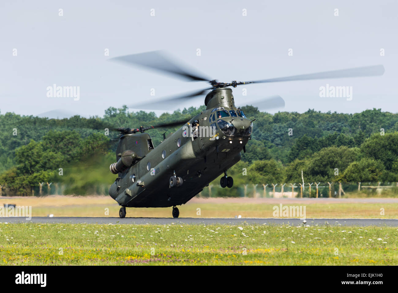 Chinook hc 2 raf military hi-res stock photography and images - Alamy