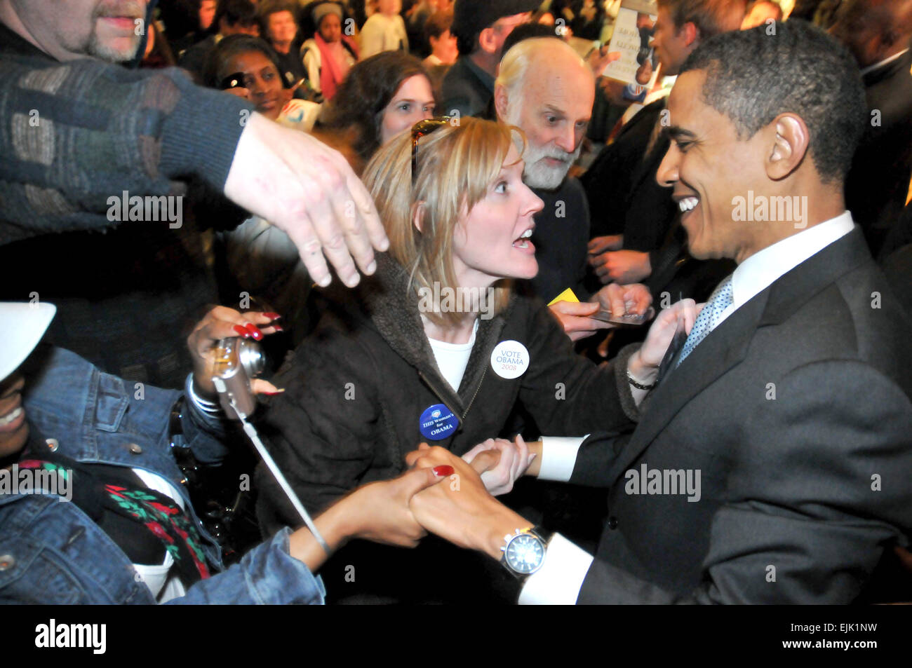 Sen. Barack Obama shakes hands with supporters, 2008 Presidential ...