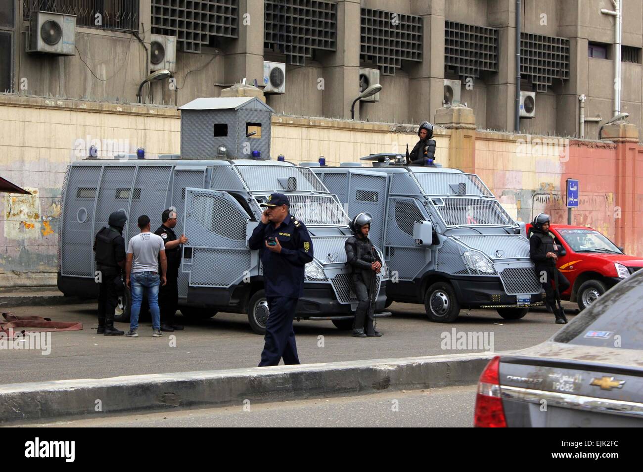 Cairo, Egypt. 28th Mar, 2015. Egyptian security forces inspect the site after a bomb exploded ...