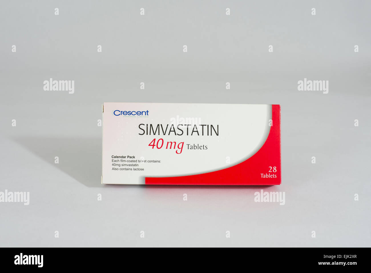 Simvastatin 40mg tablets statin hi-res stock photography and images - Alamy