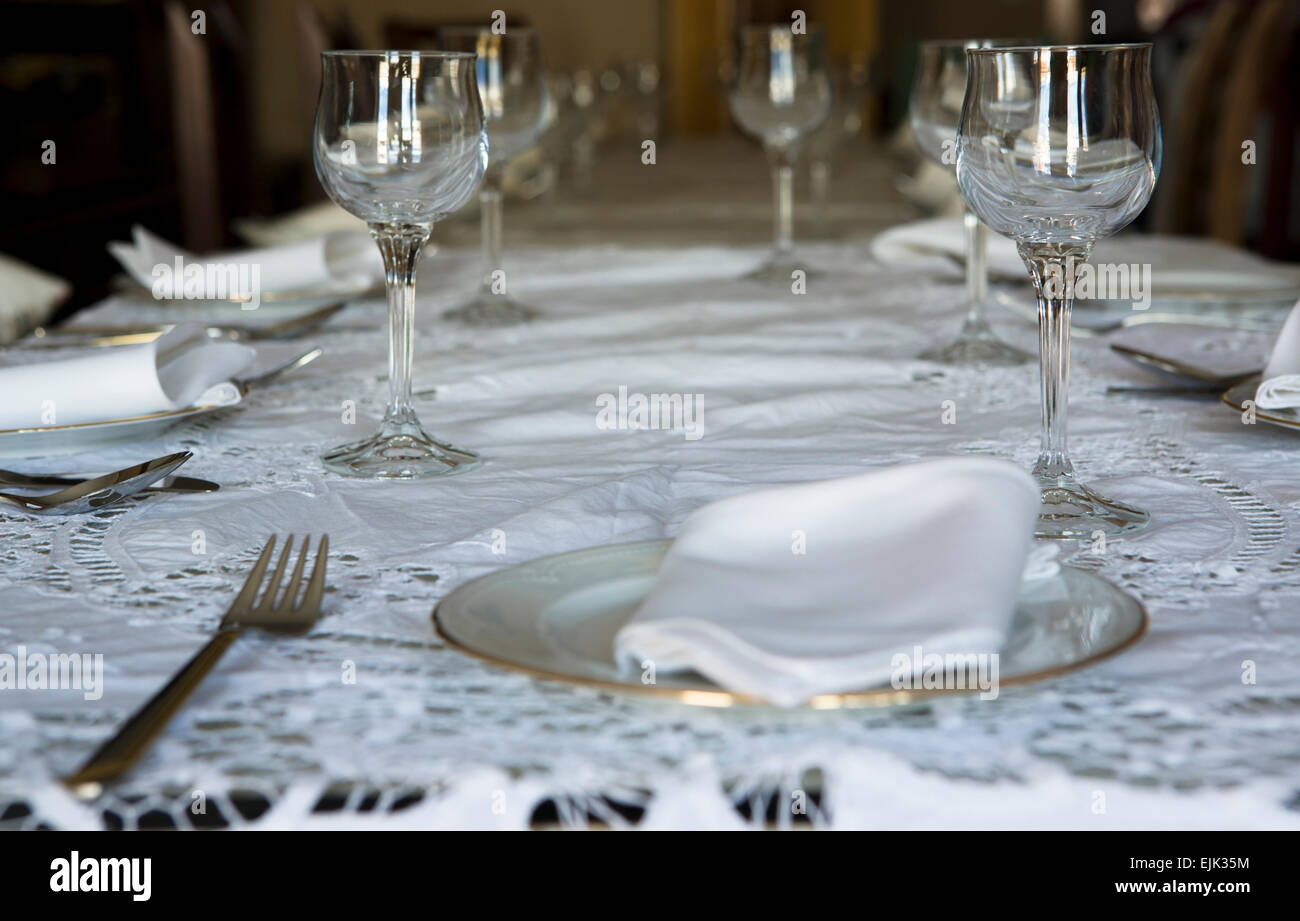 Lunch table hi-res stock photography and images - Alamy
