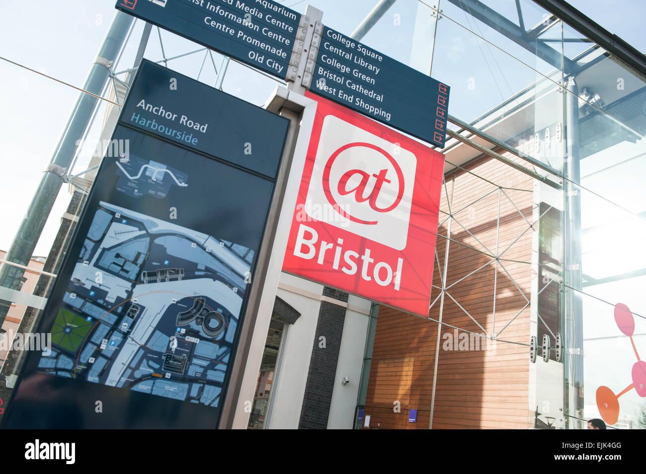 Tourist centre bristol hi-res stock photography and images - Alamy
