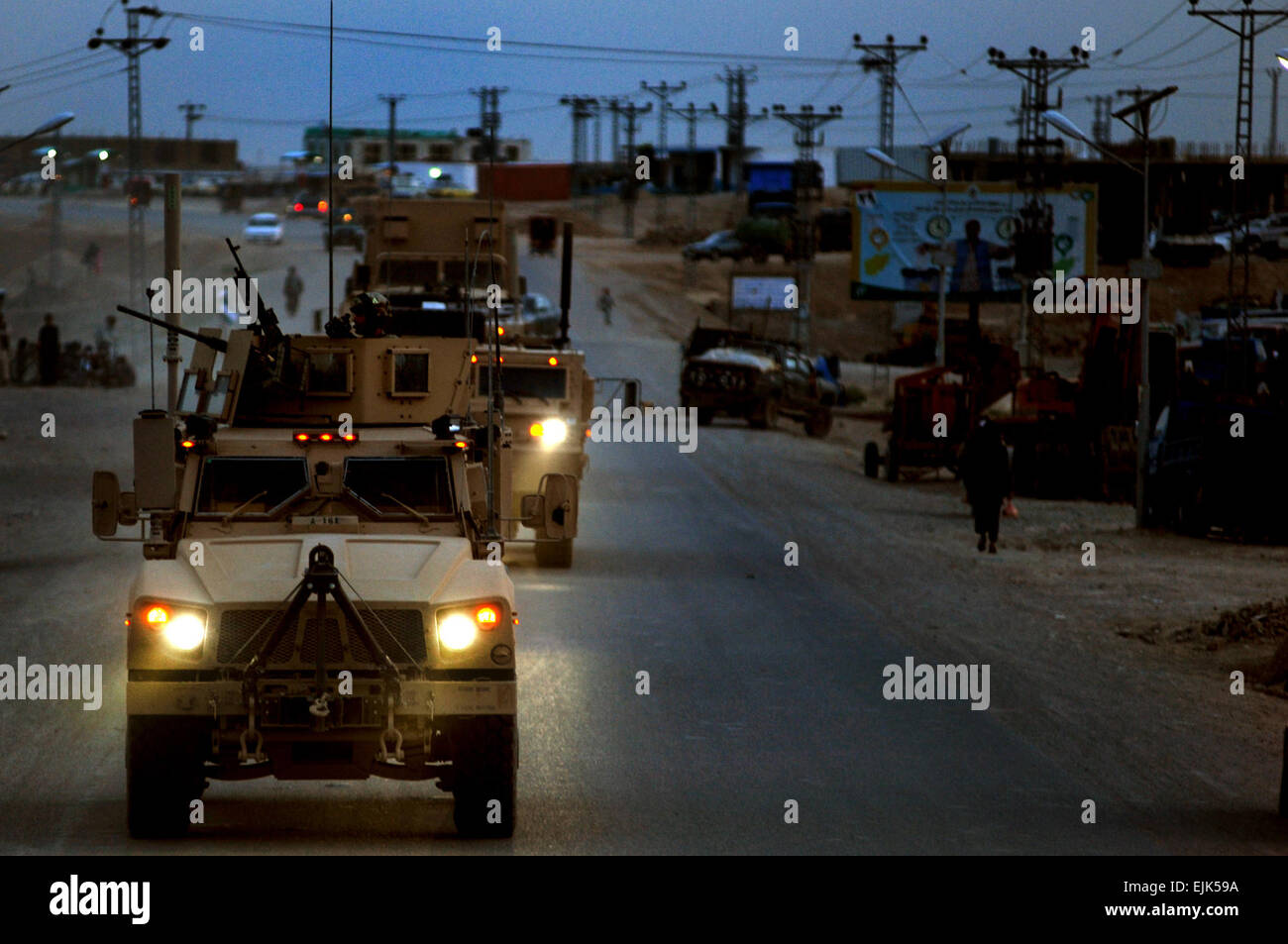 As day turns to night U.S. Army members with 782nd Alpha Company, make ...