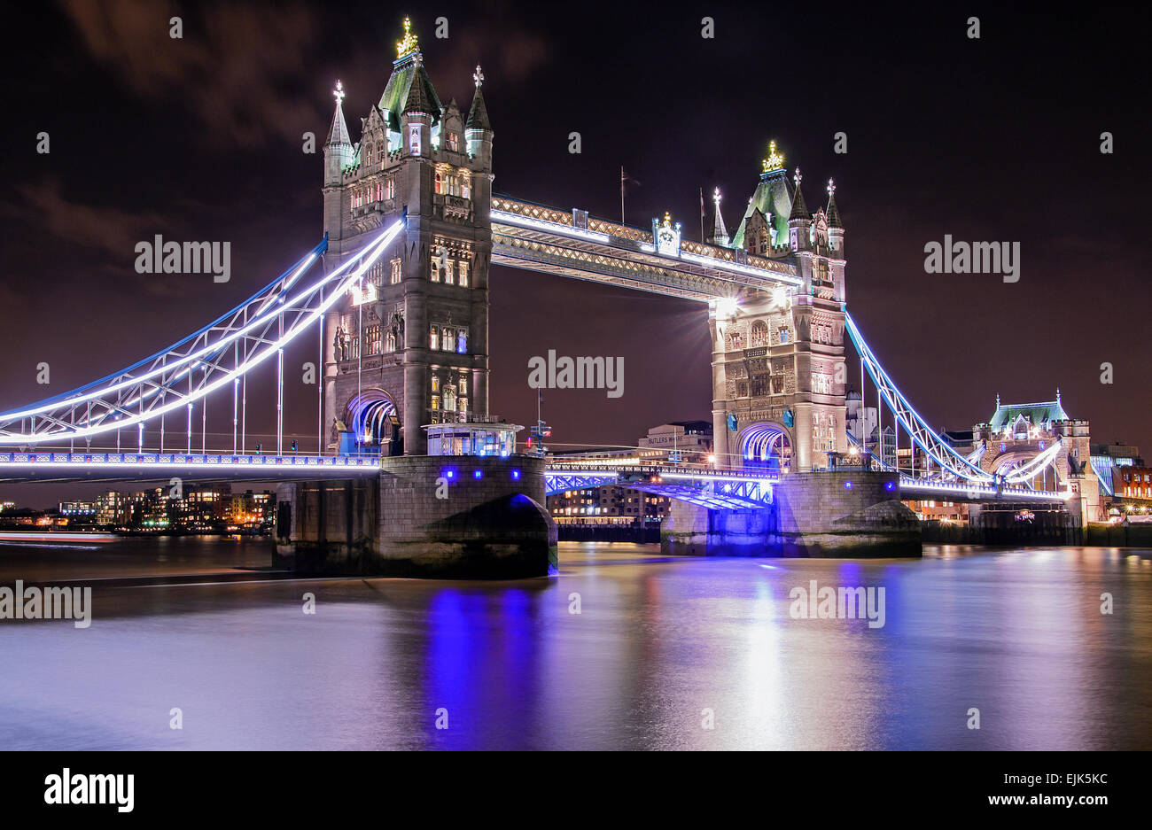 Tower bridge at night Stock Photo - Alamy