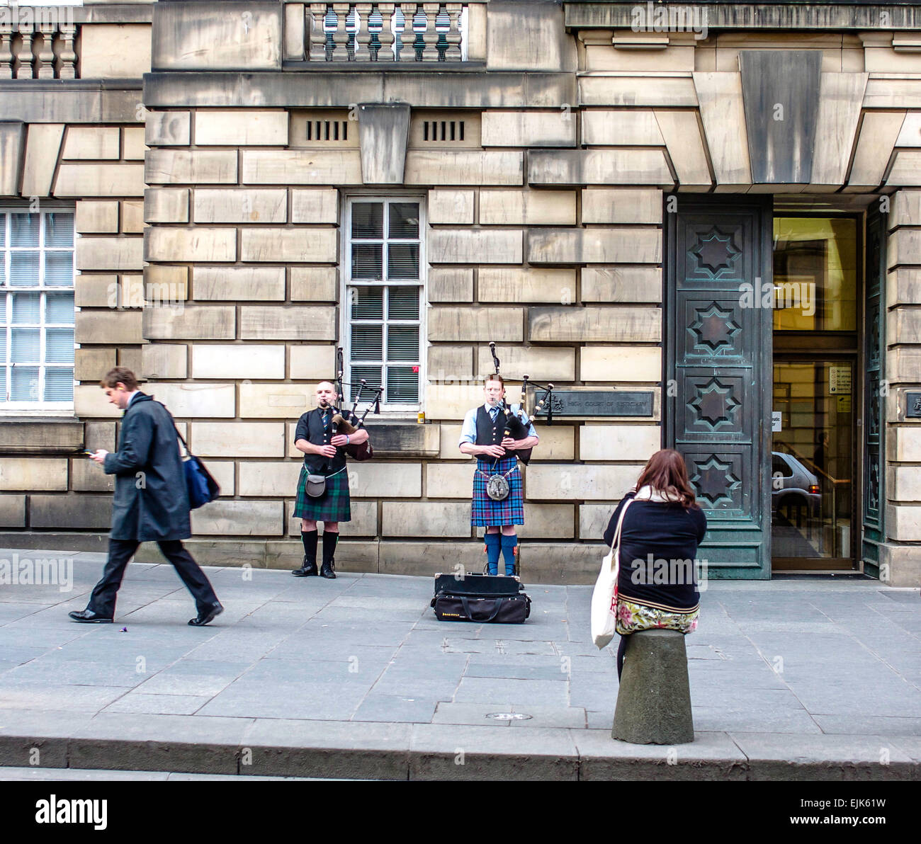 Bagpipe busker in edinburgh hi-res stock photography and images - Alamy