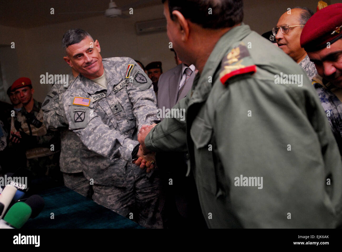Maj. General Robert Caslen, commanding general, Multi-National Division ...
