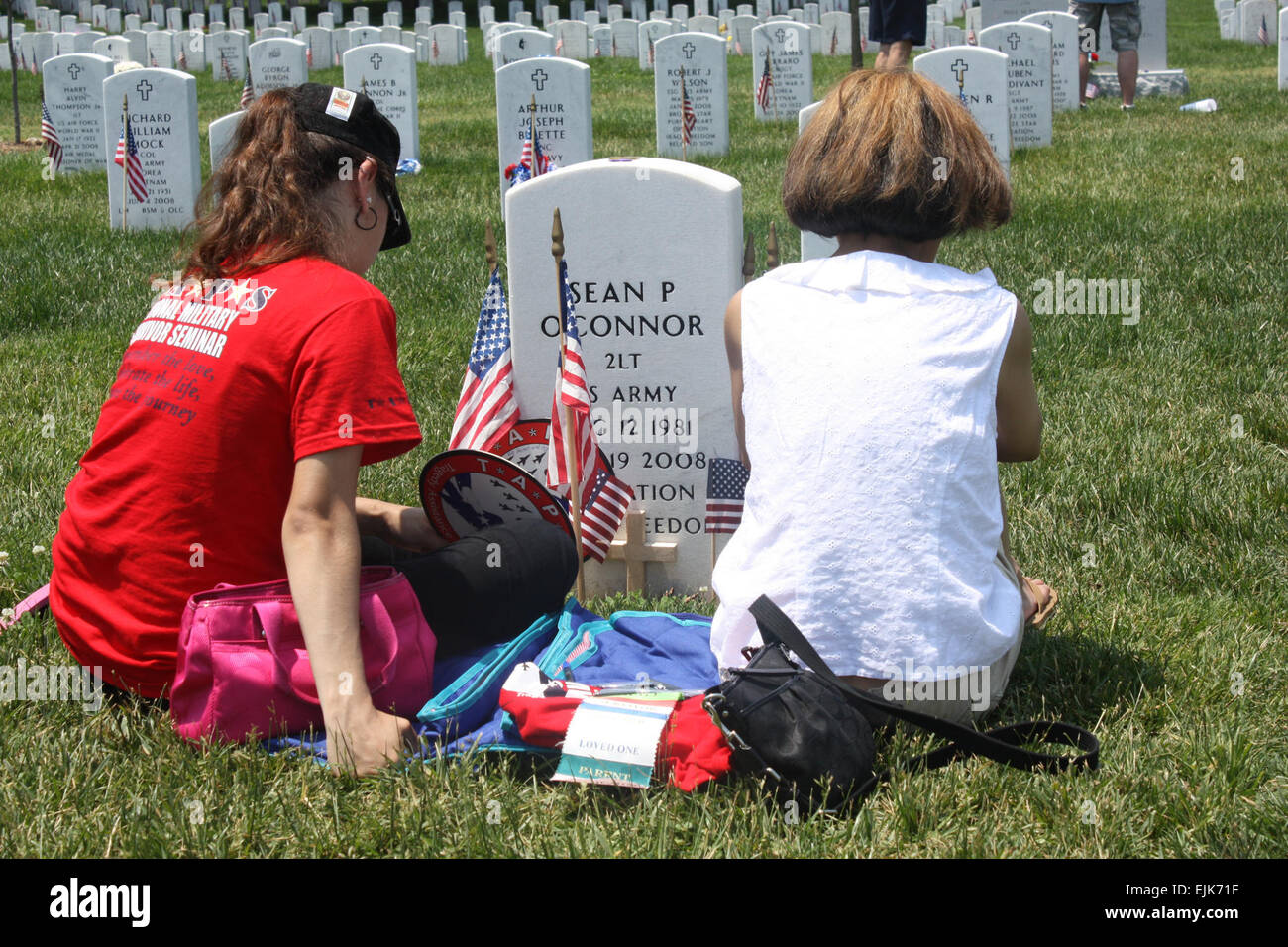 Families gather in Section 60 of Arlington National Cemetery to honor ...