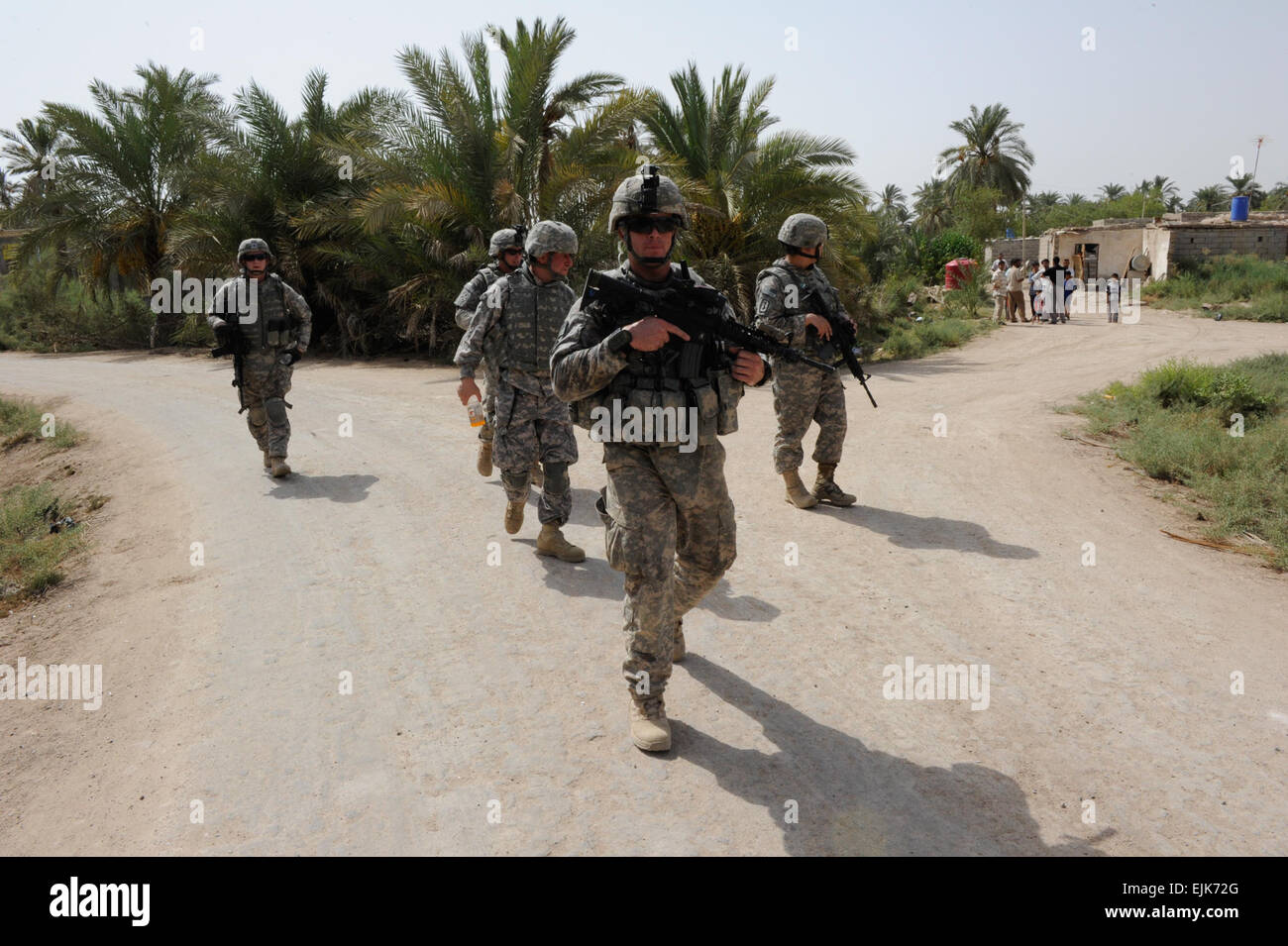 U.S. Soldiers assigned to 3rd Platoon, Bravo Company, 1st Battalion ...