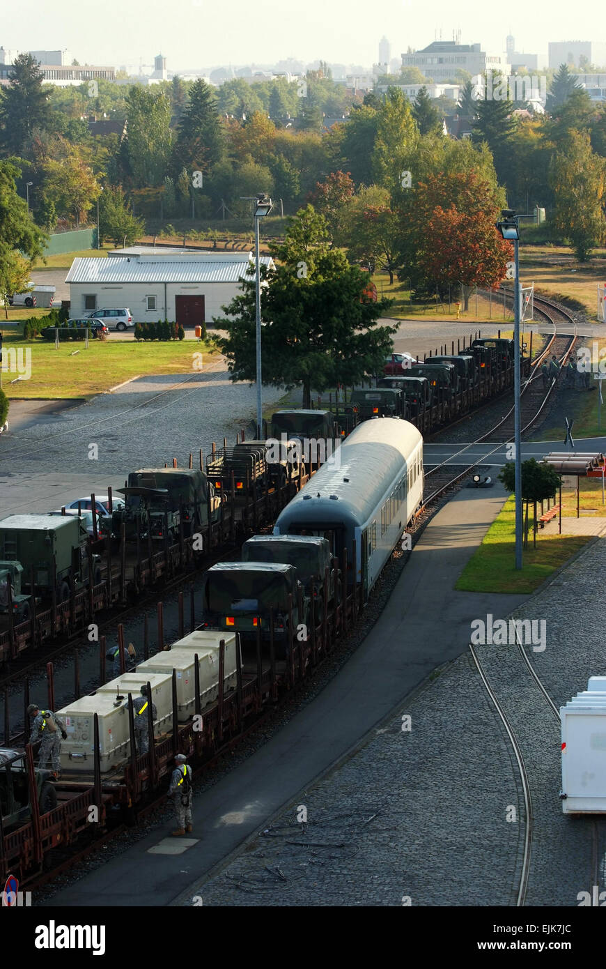 U.S. Army Soldiers from the 66th Military Intelligence Brigade load ...