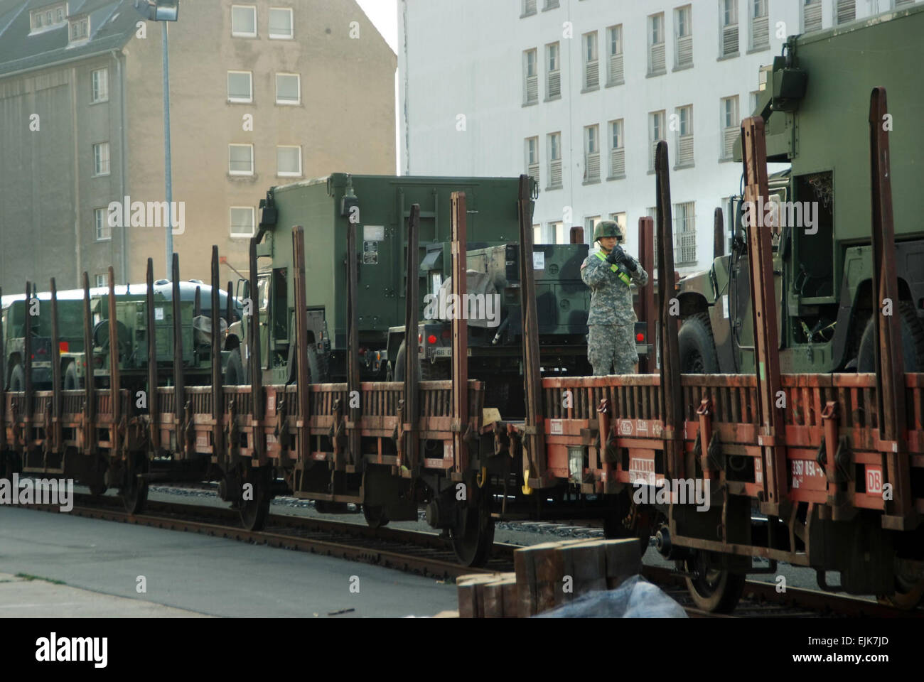 U.S. Army Soldiers from the 66th Military Intelligence Brigade load ...