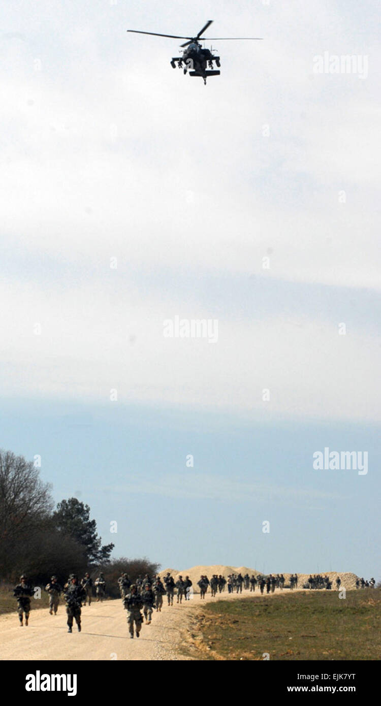 U.S. Army Soldiers from 173rd Airborne Brigade Combat Team conduct a ...