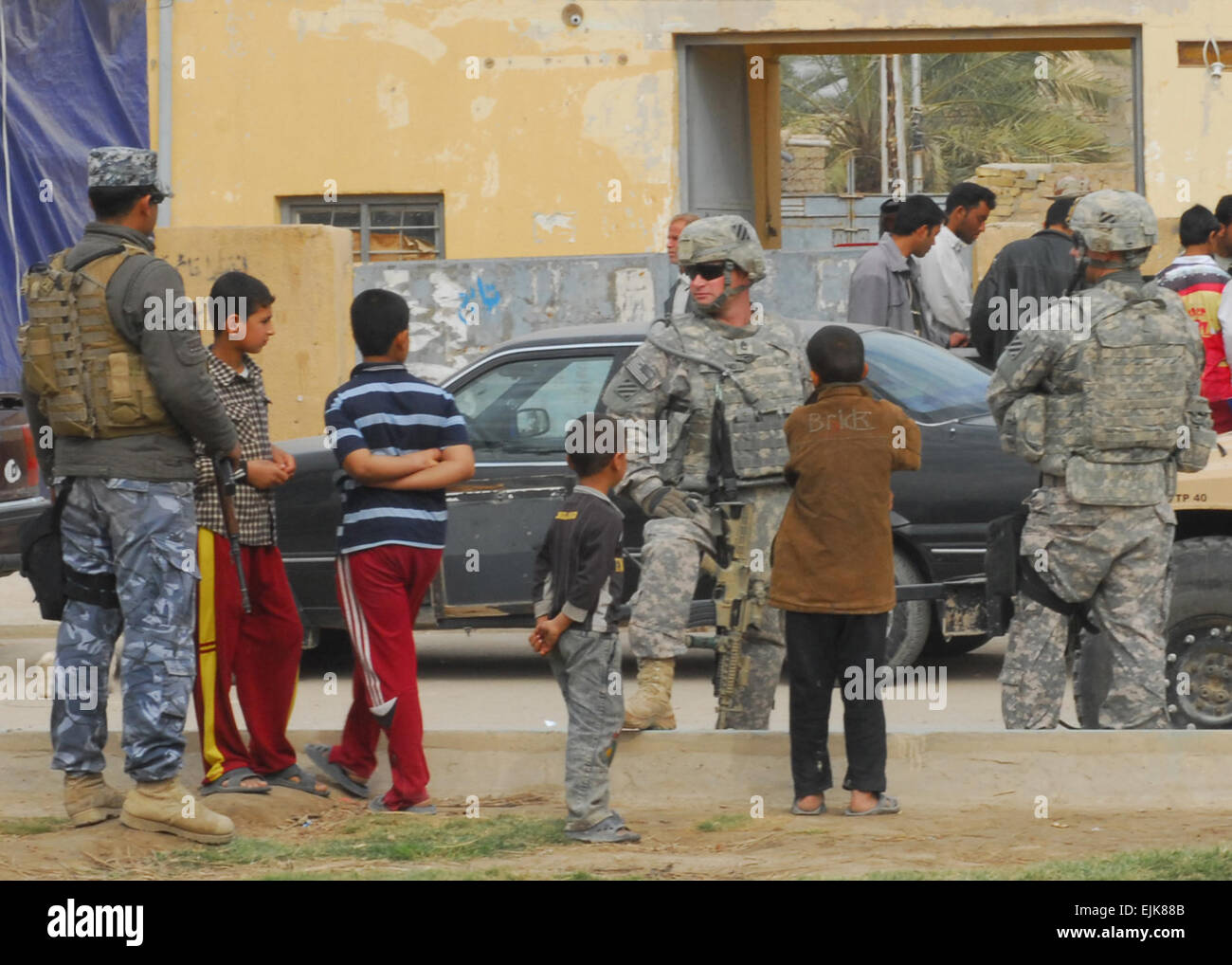 U.S. Soldiers from 3rd Heavy Brigade Combat Team, 3rd Infantry Division ...