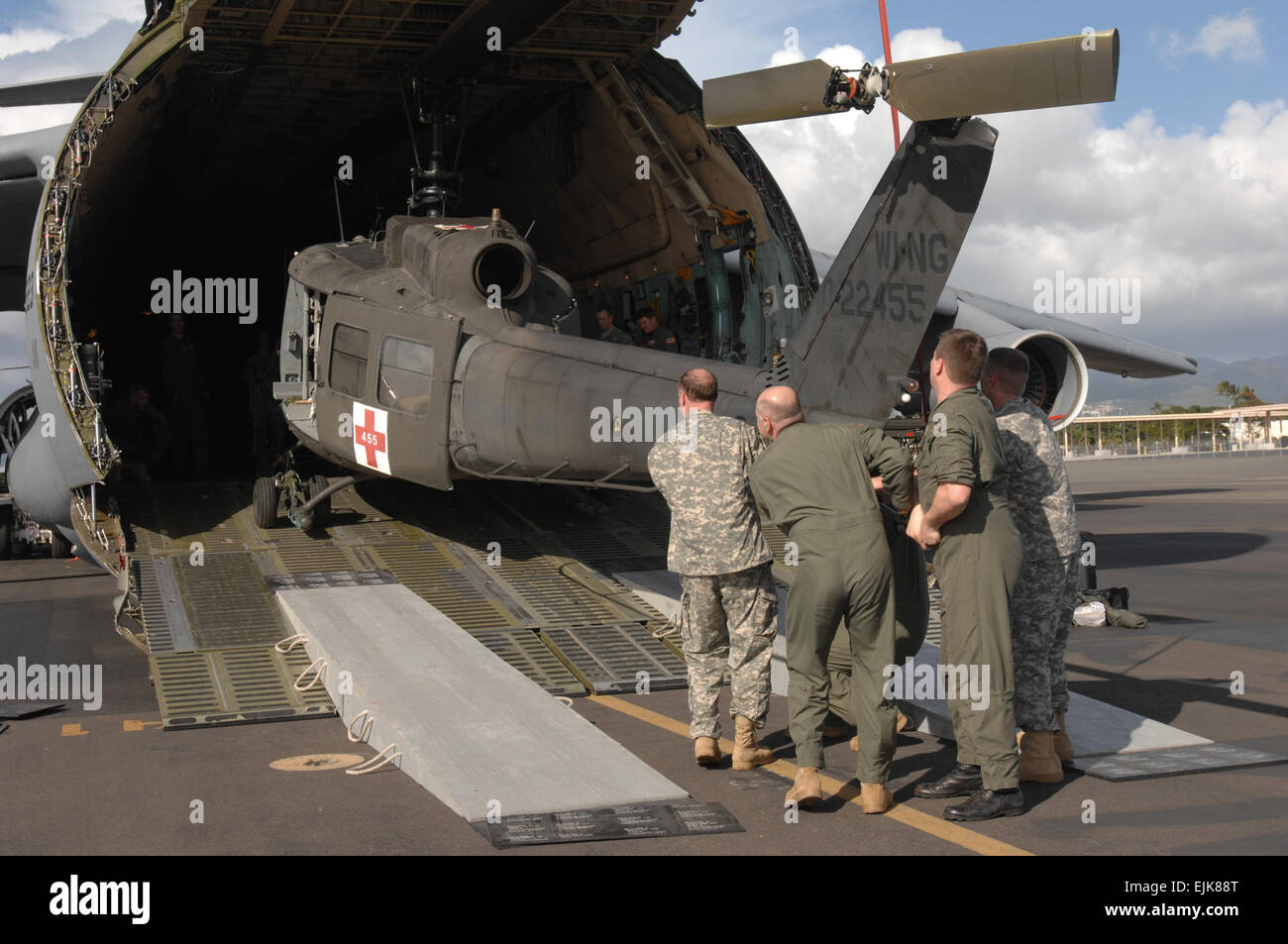 U.S. Army Soldiers with the 832nd Medical Company Air Ambulance out of ...